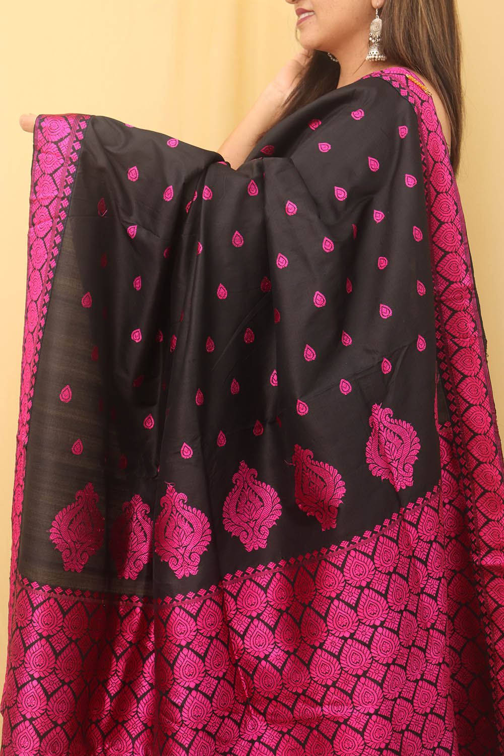 Black Handloom Assami Pat Silk Saree - Luxurionworld