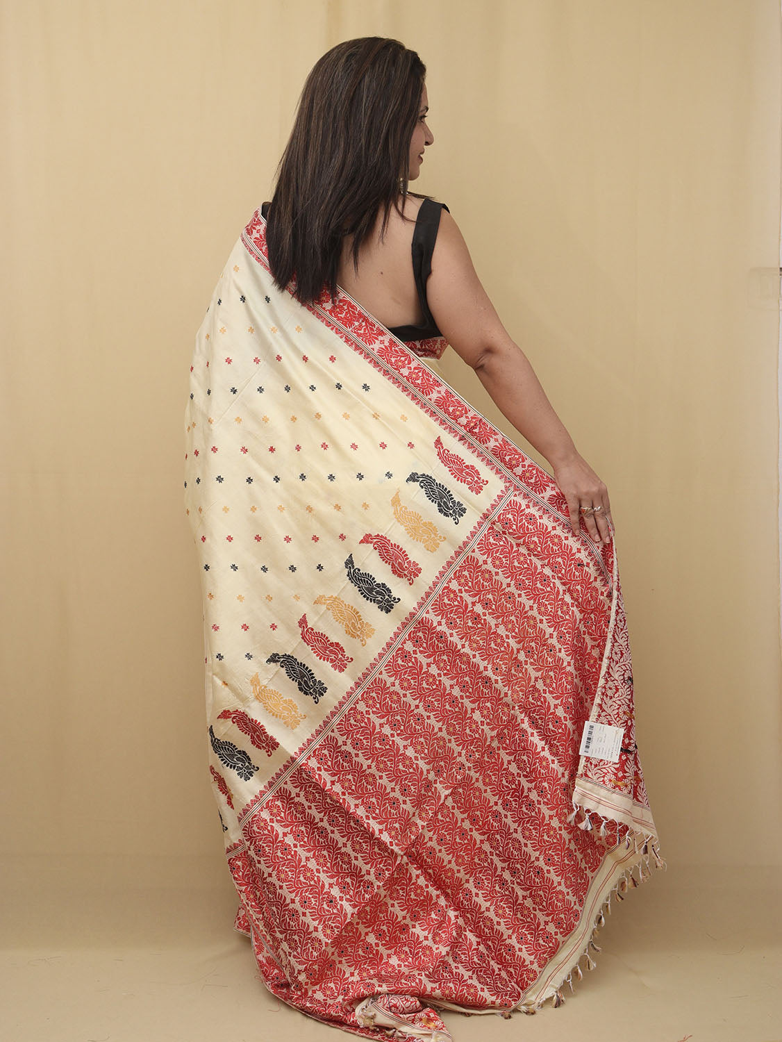 Shop Cream Handloom Assami Pat Silk Saree - Elegant & Luxurious