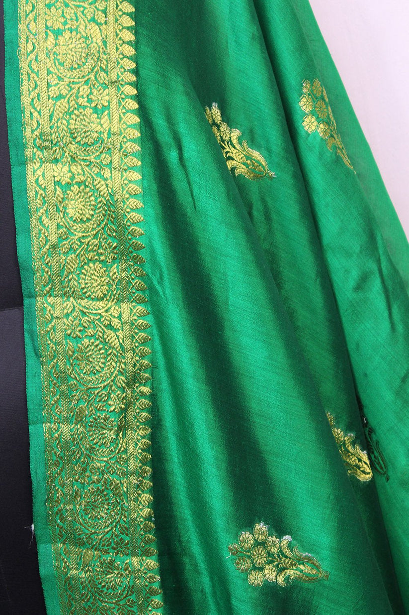 Stunning Green Handloom Banarasi Chiniya Silk Dupatta - Exquisite Boota ...